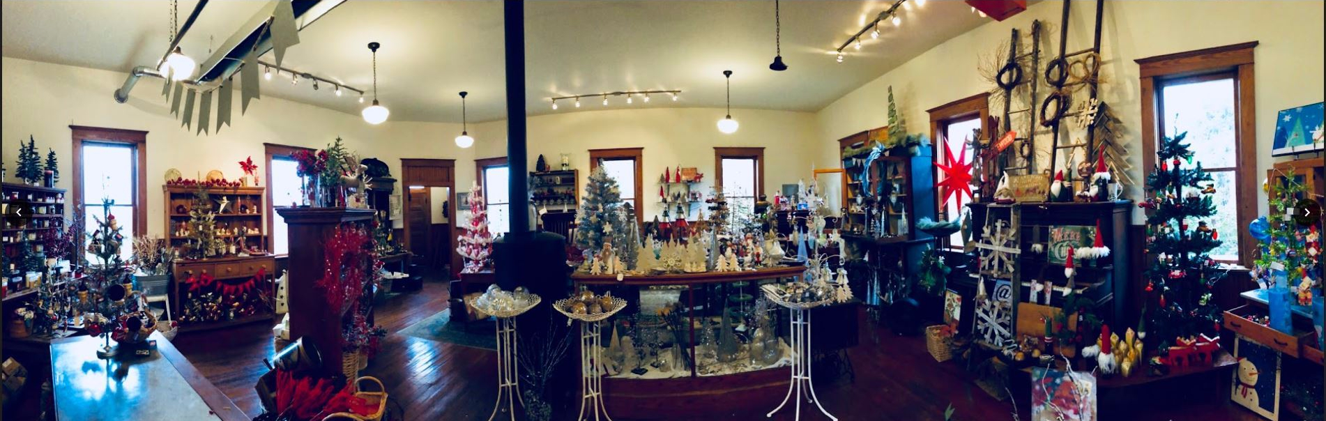 Schoolhouse Holiday Shop | Hunter Bros. Tree Farm